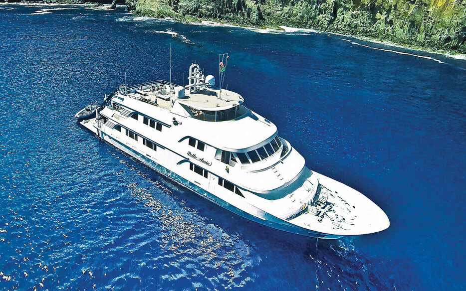 Socorro & Sea of Cortez Dive Liveaboards | Nautilus Belle Amie | AQUA-FIRMA